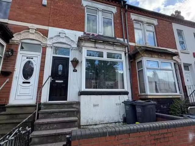 Rental! 1 BA 3 bedroom terraced house for rent in Greenhill Ro.