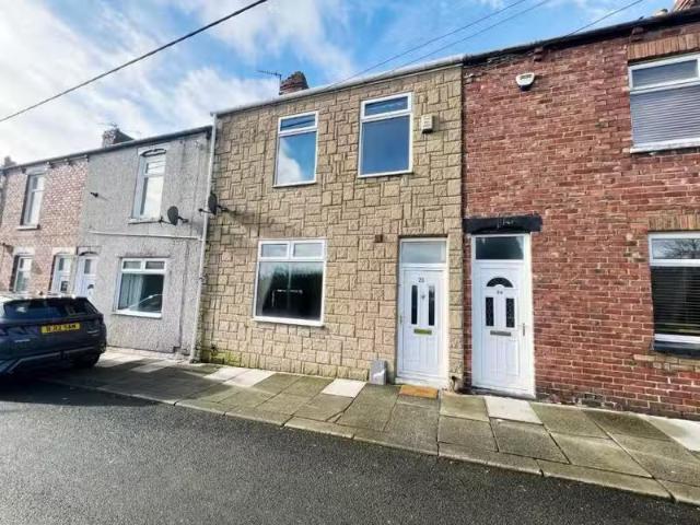 Charming 1 BA 3 bedroom terraced house for rent in Kitchener T.