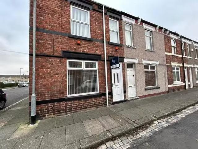 For Rent! 1 BA 3 bedroom terraced house for rent in Hercules S.