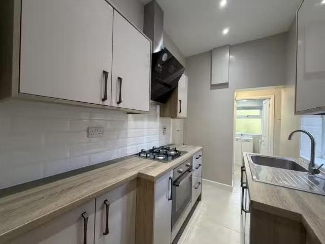 Rental! 1 BA 3 bedroom terraced house for rent in Northfield R.