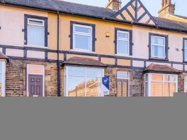 Just in! 1 BA 3 bedroom terraced house for rent in Southern Ro.