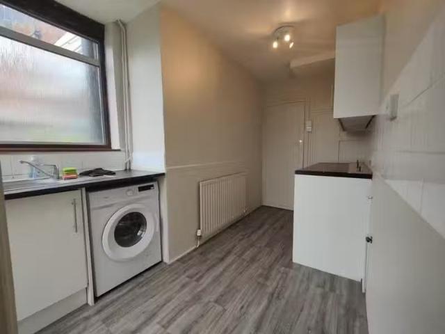 Rental! 1 BA 3 bedroom terraced house for rent in Poitiers Roa.