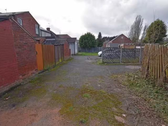 Rental! 1 BA 3 bedroom terraced house for rent in Penncricket.