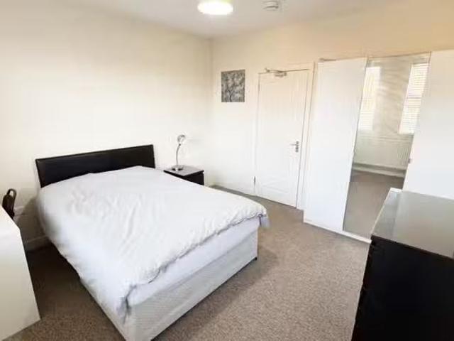 Just in! 1 BA House share for rent in Ordnance Road, Enfield L.