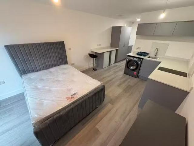 For Rent! 1 BA Studio flat for rent in Ashbourne Road, Derby.