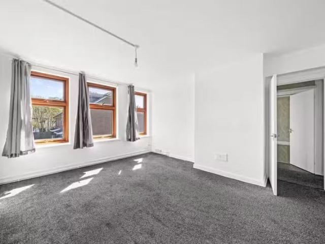 Just in! 1 BA Studio flat for rent in Downs Court, Brighton Ro.