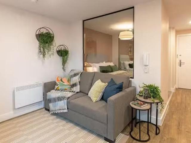 Unique 1 BA Studio flat for rent in Glasgow Harbour Terraces.