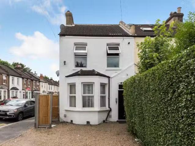 Charming 1 BA Studio flat for rent in Ground floor front 57 Ca.