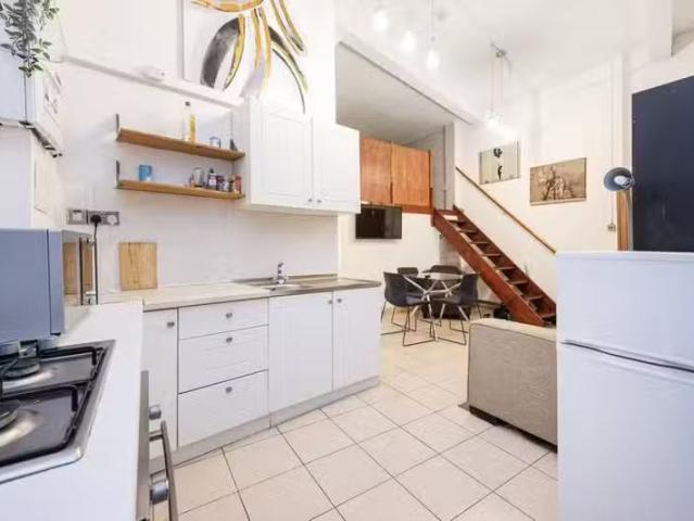 Cheap 1 BA Studio flat for rent in Hatton Wall, Clerkenwell, L.