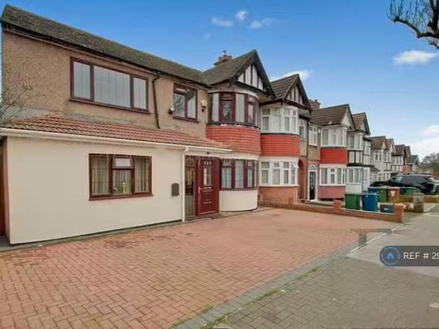 Deal! 1 BA Studio flat for rent in Kings Road, Harrow, HA2