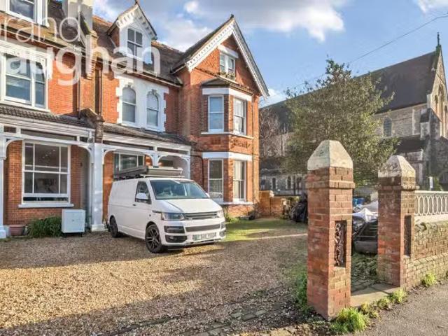 Just in! 1 BA Studio flat for rent in Preston Road, Brighton.