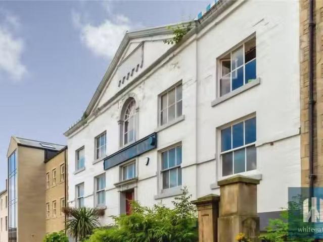 Cozy 1 bedroom apartment for rent in Bath Street, Huddersfield.