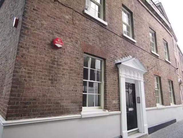 Cheap 1 bedroom apartment for rent in Berkeley Street, Glouces.