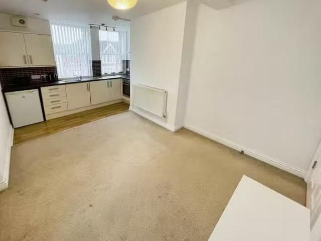 New 1 bedroom apartment for rent in Cowbridge Road East, CARDI.