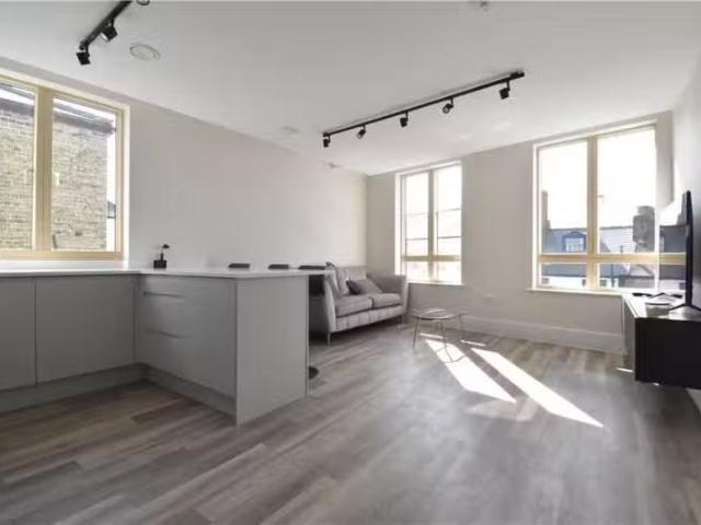 Charming 1 bedroom apartment for rent in Dazeley House, 1 Camb.