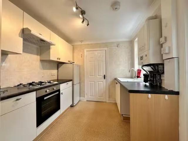 Charming 1 bedroom apartment for rent in Ground Floor Flat, 9.