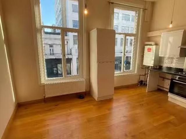 Cheap 1 bedroom apartment for rent in Kingsland Road, London, E2