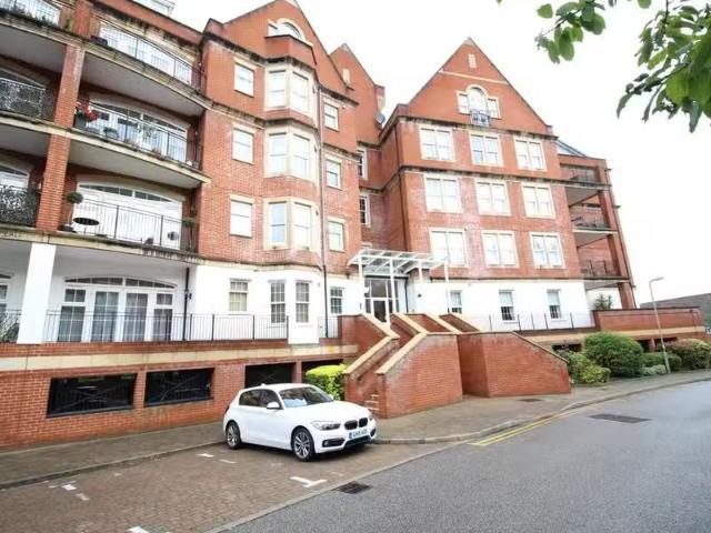For Rent! 1 bedroom apartment for rent in Rhapsody Crescent, B.