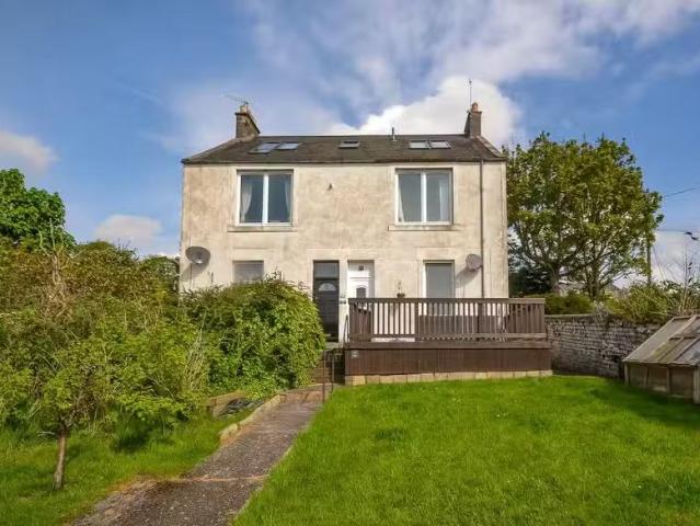 Charming 1 bedroom flat for rent in 12a Albany Street, Dunferm.
