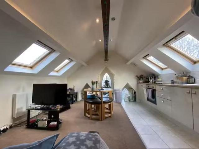 Cheap 1 bedroom flat for rent in Adamsdown Church, Adamsdown S.