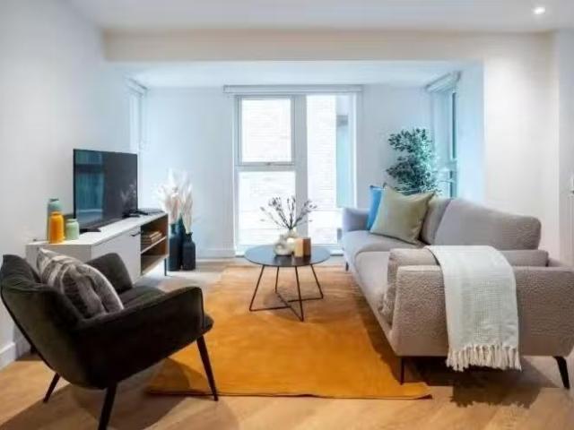 Cheap 1 bedroom flat for rent in APO The Holloway, Blucher Str.