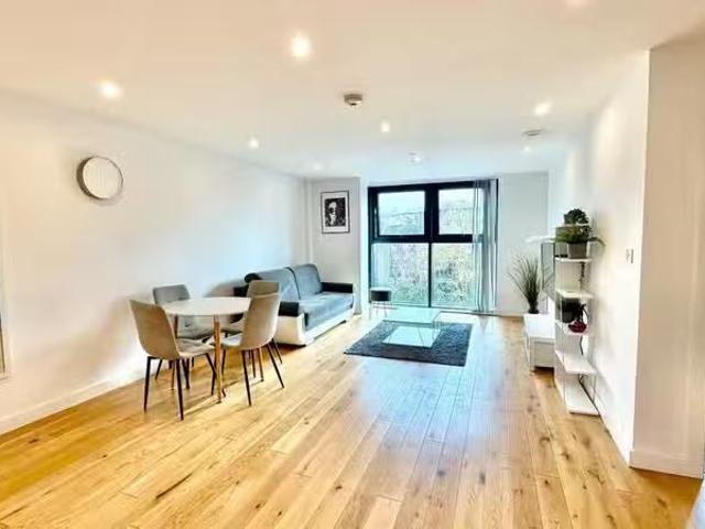 Cozy 1 bedroom flat for rent in Arden Gate, Communication Row.