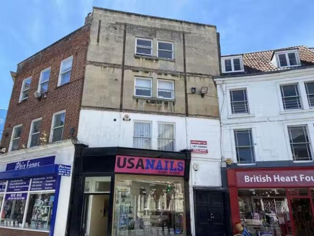 Charming 1 bedroom flat for rent in Fore Street, Trowbridge.