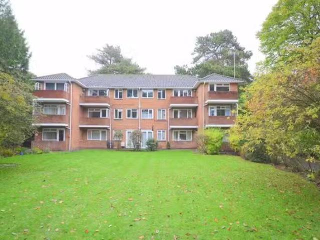 Rental! 1 bedroom flat for rent in Portarlington Road, Romney.
