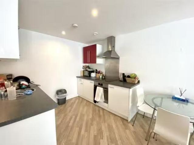 Cheap 1 bedroom flat for rent in Waterfront Walk, Birmingham.