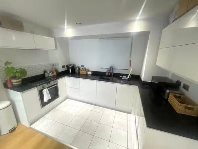 Just in! 1 bedroom flat for rent in The School Yard, 104a High.