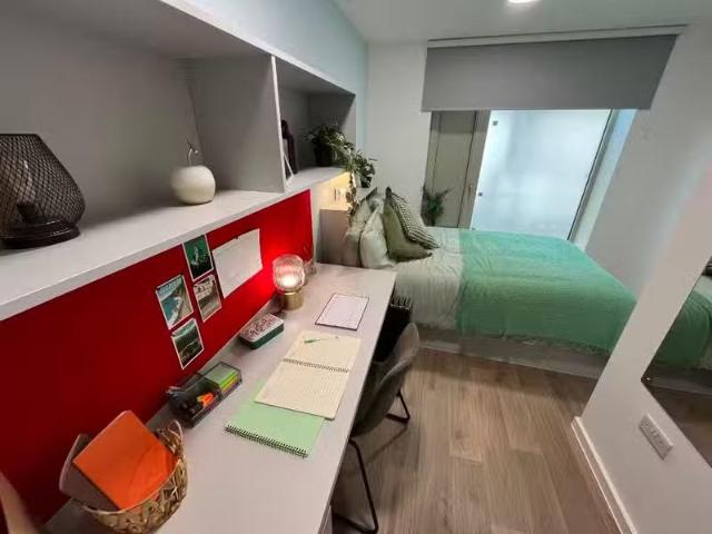 Rental! 1 bedroom flat share for rent in Bills Included, Gold.