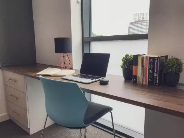 Rental! 1 bedroom house share for rent in George Road Premiu.