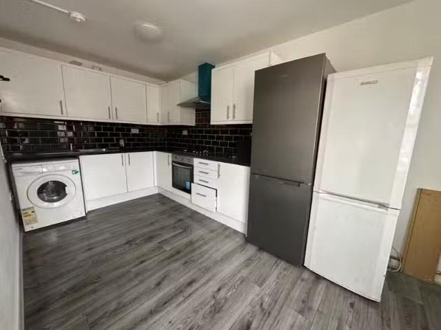 Rental! 1 bedroom house share for rent in Room 1 Barking Road.