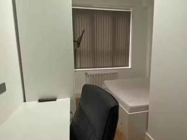 Charming 1 BR 18 20 Albion Street Ensuite