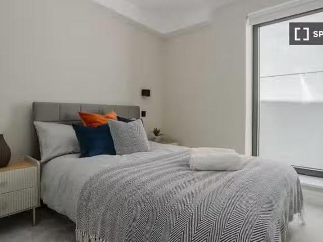 Cheap 1 BR 2 bedroom apartment for rent in Hillside, London