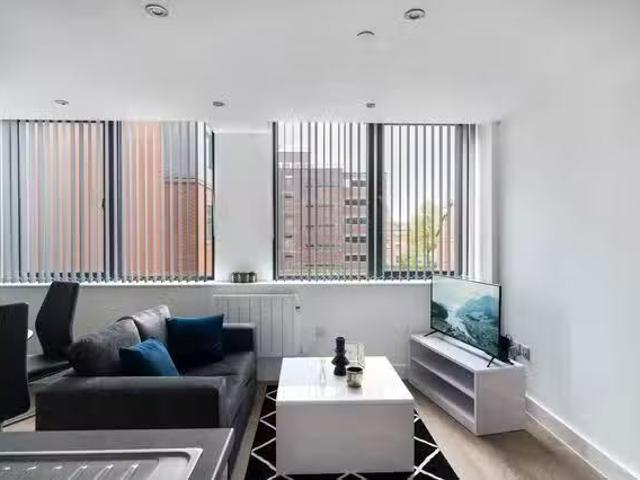 Nice 1 BR Talbot Road, Stretford