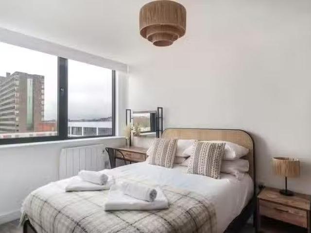 Unique 1 BR Talbot Road, Stretford