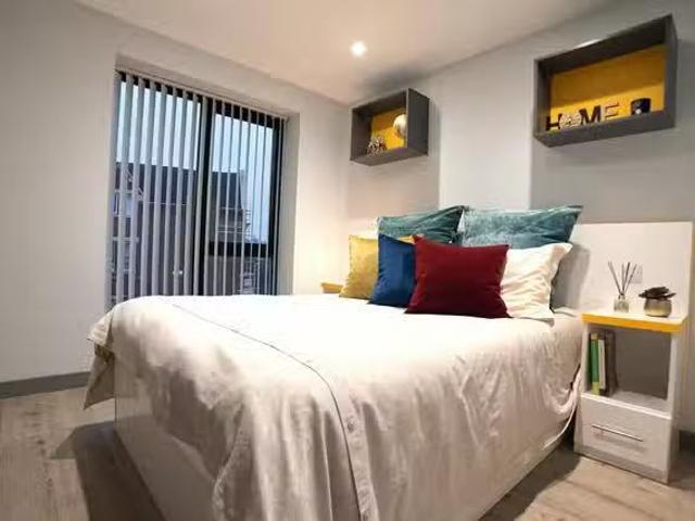 Rental! 1 BR The Bank by ULIV Student Living Premium Studio.