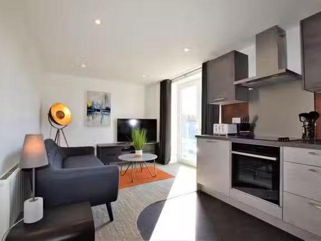 New 1 BR Victoria Road