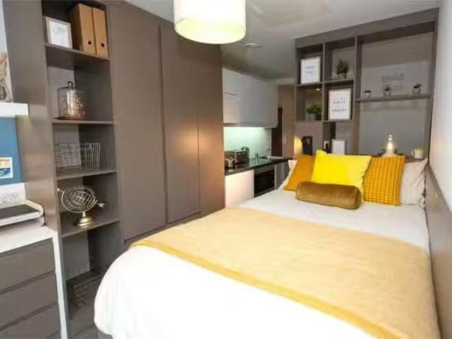 Just in! 1 BR Arbury Court, Kingston Bronze Ensuite