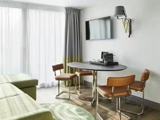 Unique 1 BR Bermondsey Street, London