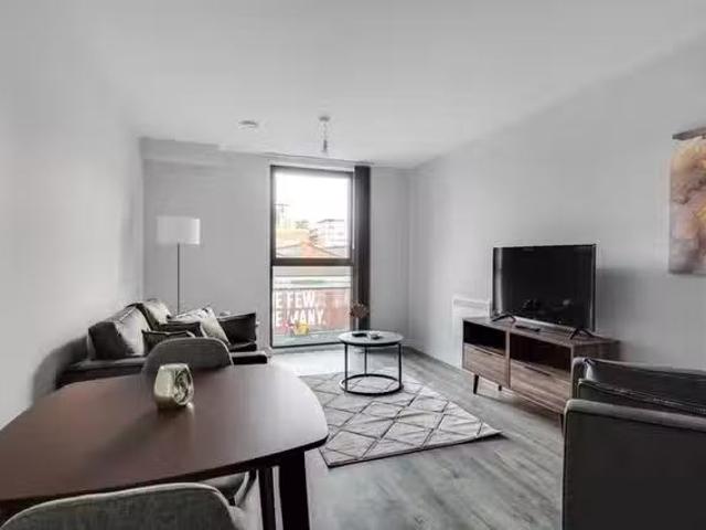 Just in! 1 BR Bradford Street