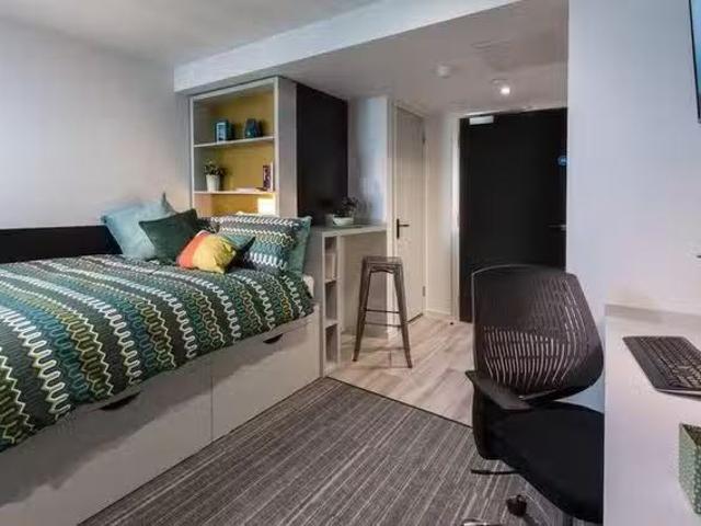 Just in! 1 BR City Village City Village Standard En suite Sh.