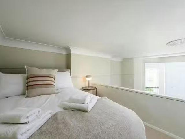 Cheap 1 BR Devonshire Gardens, London