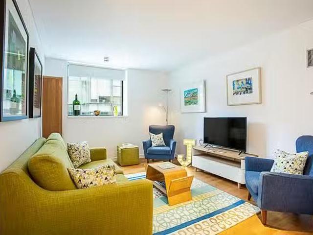 Unique 1 BR Hermitage Street, London
