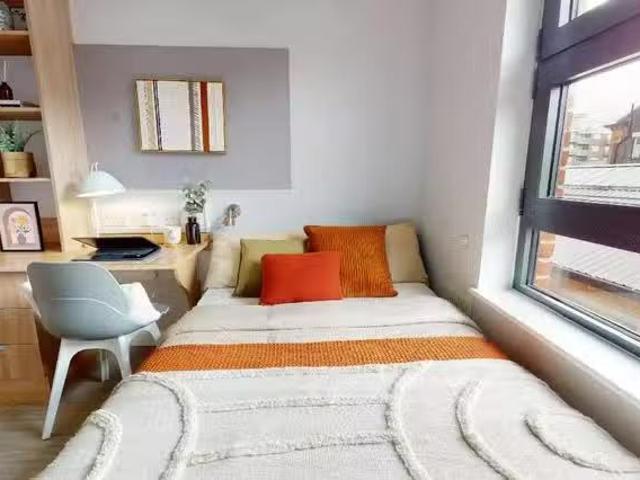 Rental! 1 BR i Q Steel Saver En Suite