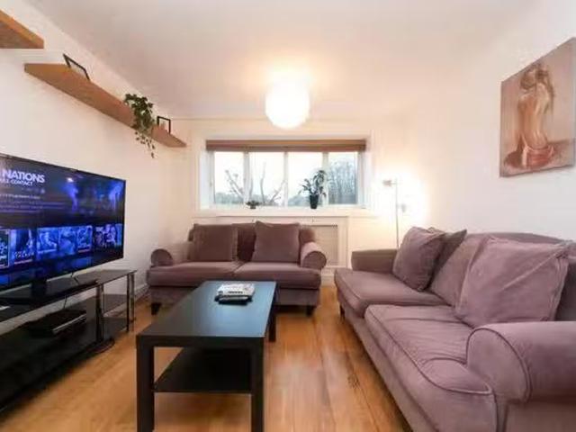 Unique 1 BR Jerome Crescent
