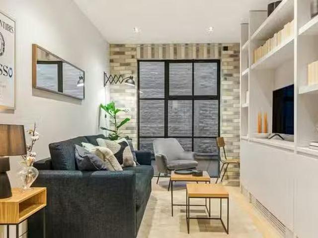 For Rent! 1 BR King's Mews, London
