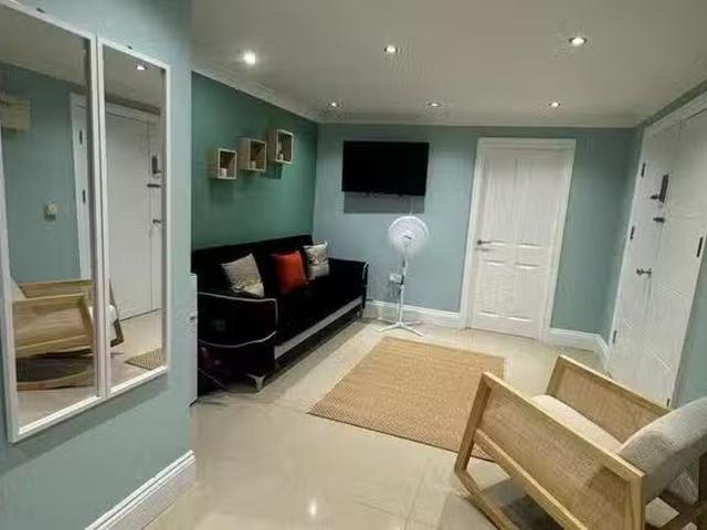 Nice 1 BR Lakeside Drive