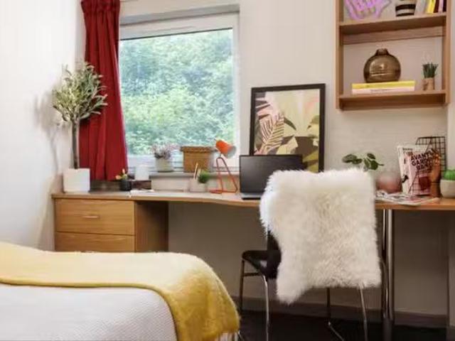 Nice 1 BR Manor Bank Classic En Suite